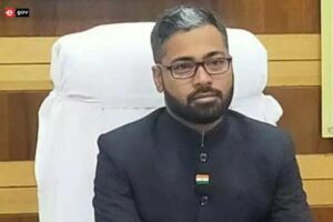 3 IAS transferred in Chhattisgarh, Nilesh Kshirsagar made Collector ...